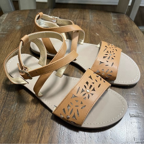 The Children's Place | Shoes | The Childrens Place Girls Tan Laser Cut ...